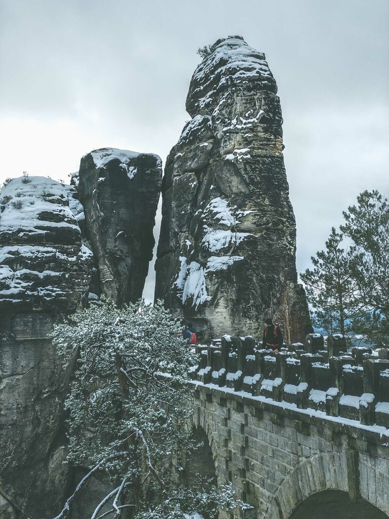 Im Winter auf der Basteibrücke – theBackpacker.de .de
